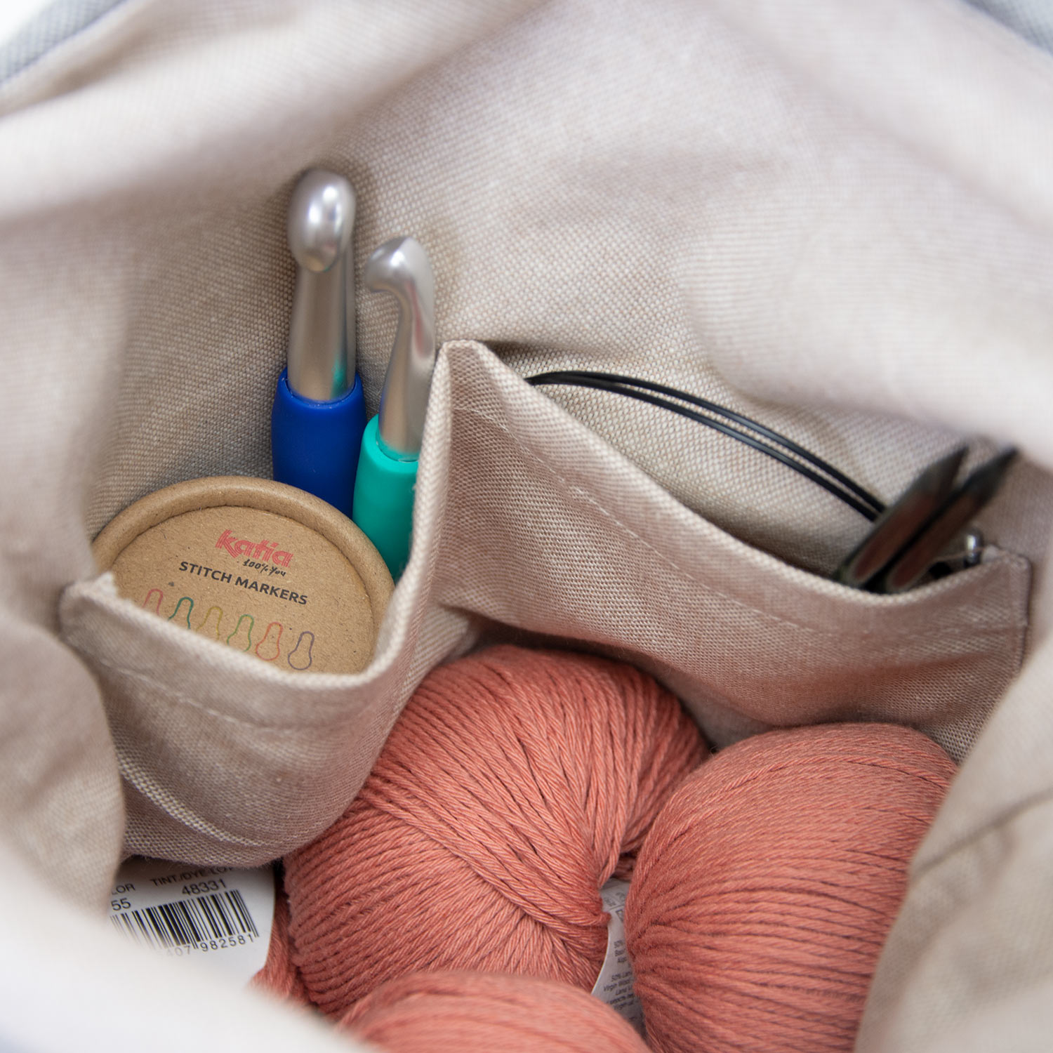 Katia project bag with pockets and adjustable strap - Accessories | Katia.com