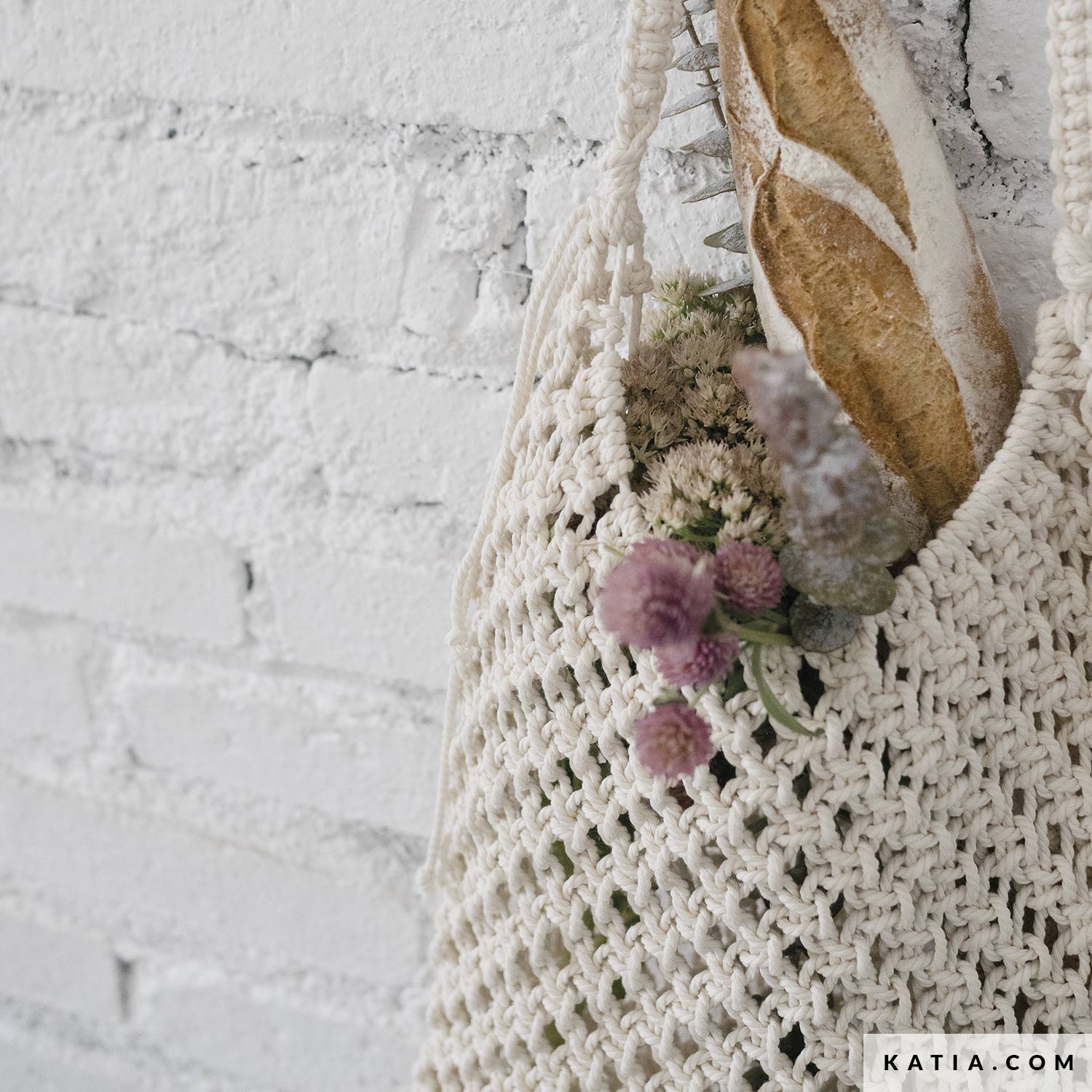 Shopping Love macramé mesh bag kit by @knittingtheskyline - kit | Katia.com