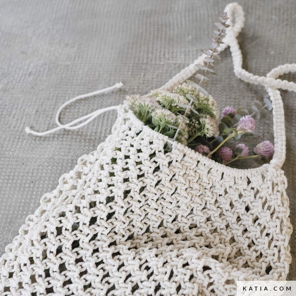 Shopping Love macramé mesh bag kit by @knittingtheskyline - kit | Katia.com