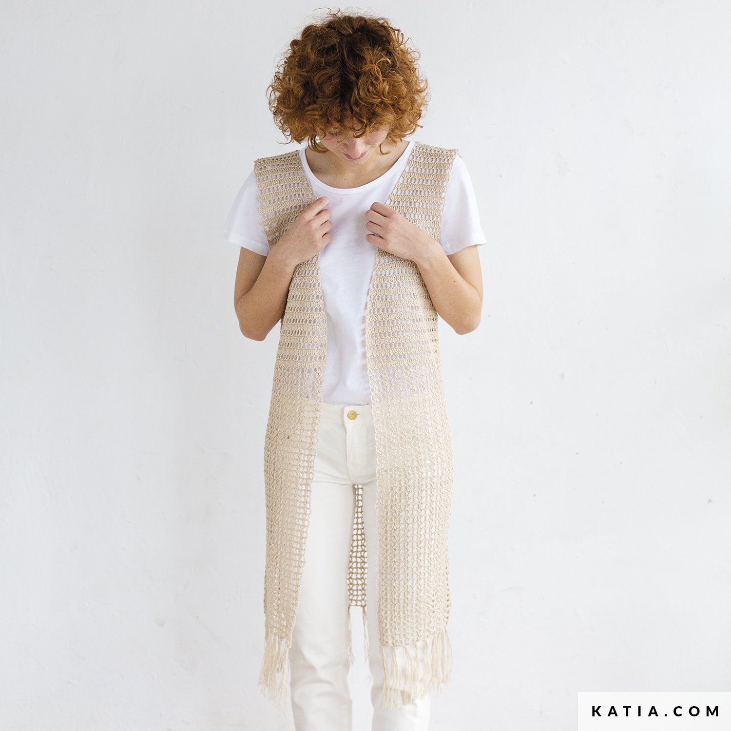 Kit gehäkelte Boho-Weste mit Fransen La Cala von Ahuyama - kit | Katia.com