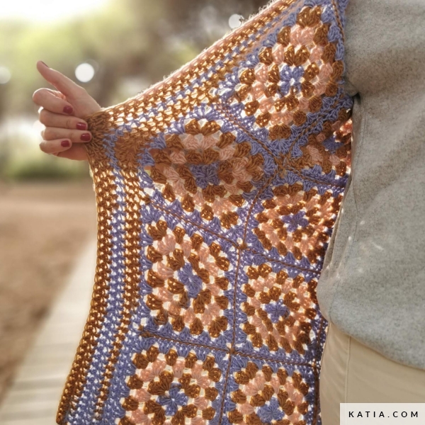 Instagranny Pack: Easy granny squares vest by Oh Mami! - kit | Katia.com