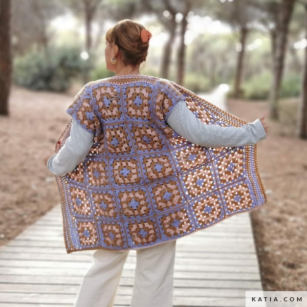 Pack Instagranny: Chaleco de granny squares de Oh Mami! - kit | Katia.com