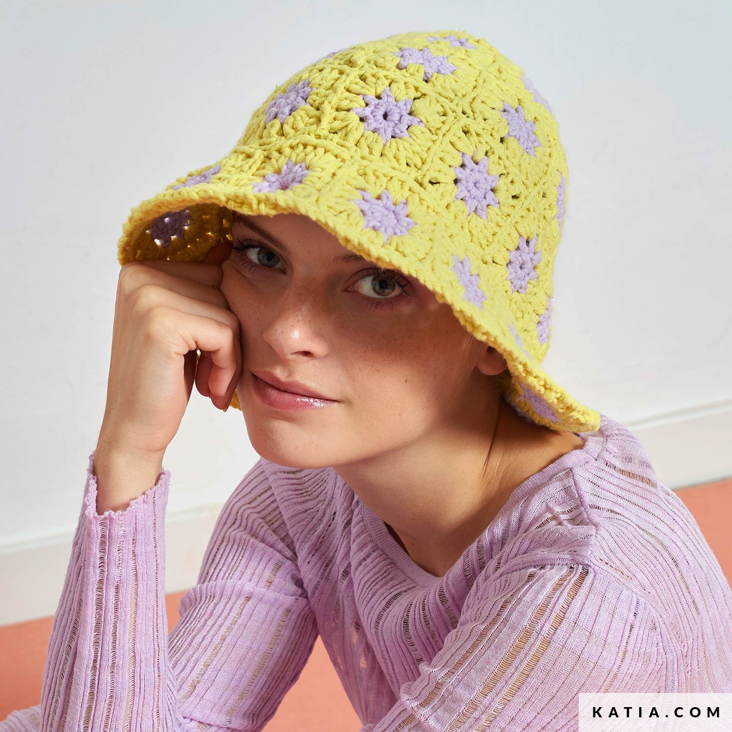 Kit WOW! Gorro bucket a crochet Millie - kit | Katia.com