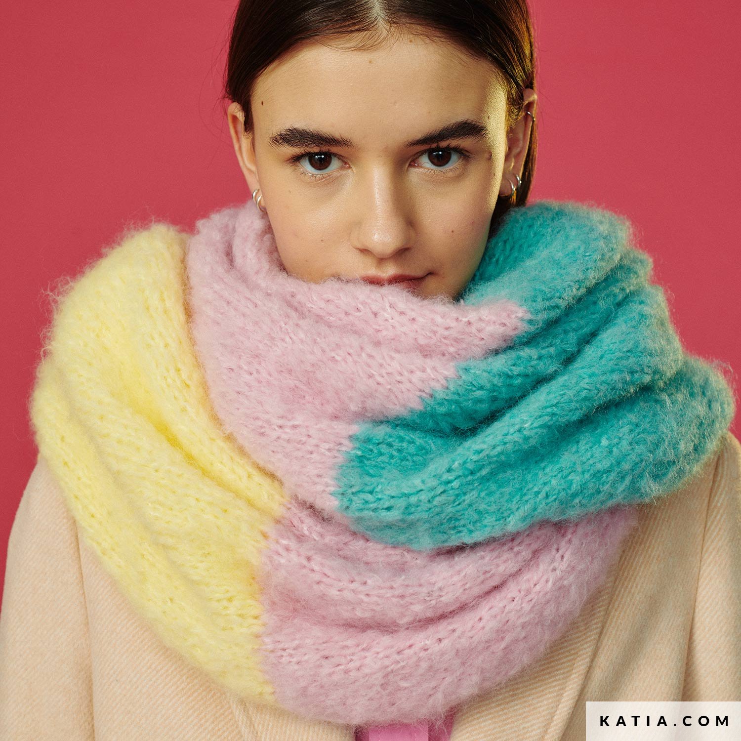 Kit WOW! Maxi bufanda con flecos Katy - kit | Katia.com