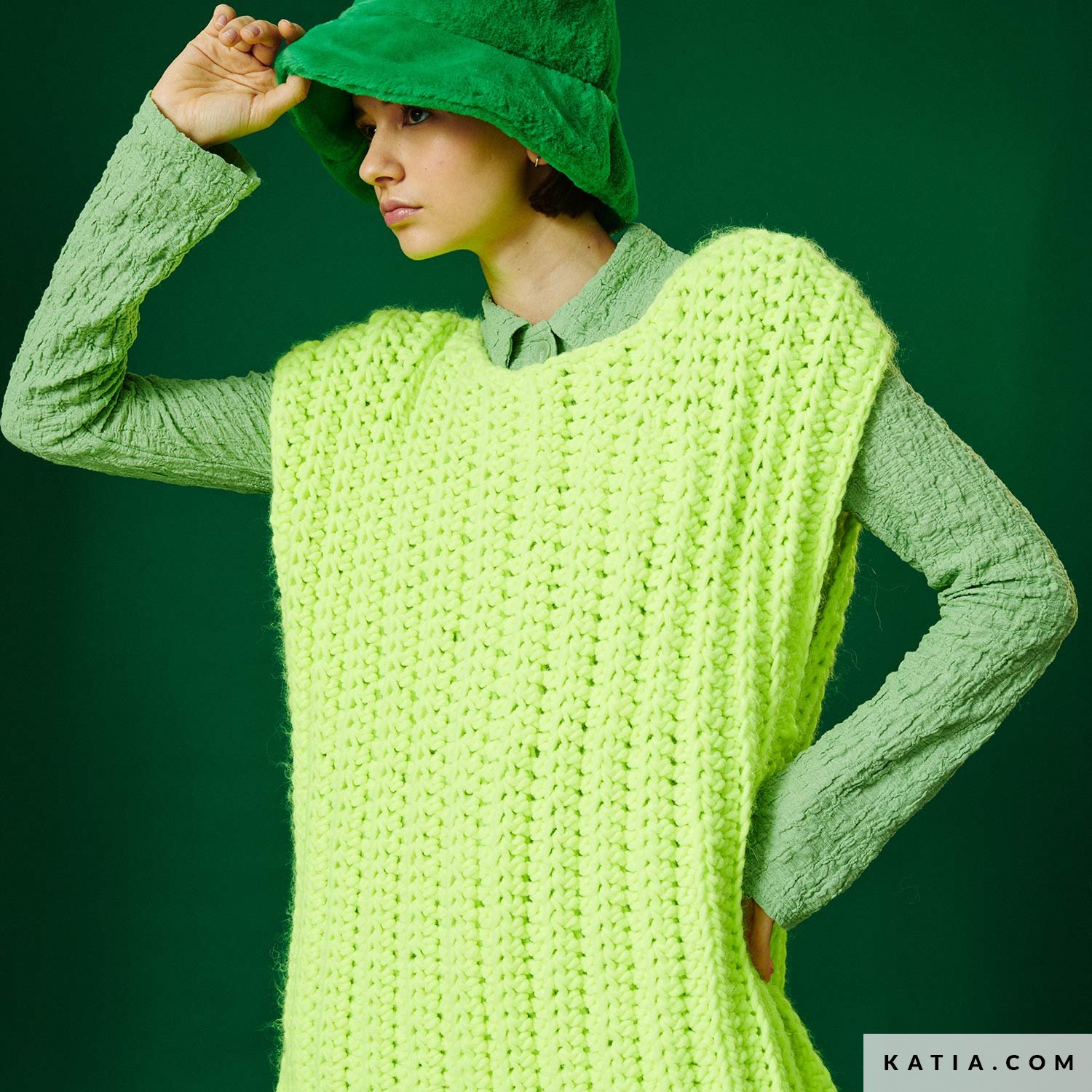 Kit WOW! pull sans manches au crochet Jeanne - kit | Katia.com
