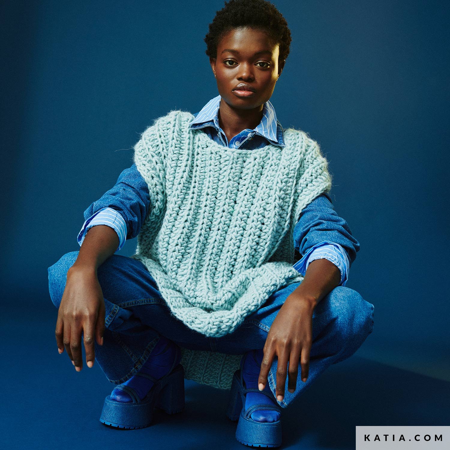 WOW! Maxi Crochet Vest Kit by Jeanne - kit | Katia.com