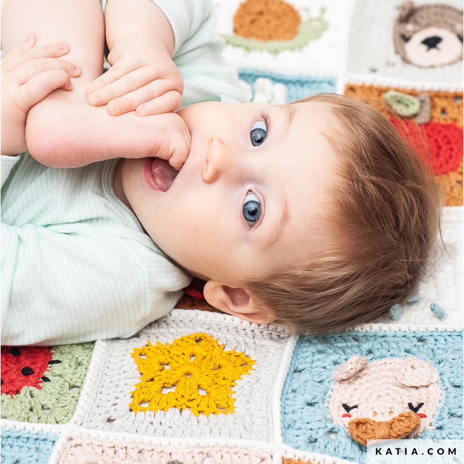 Kit CAL Mini Explorer | Manta de Granny Squares 3D - kit | Katia.com