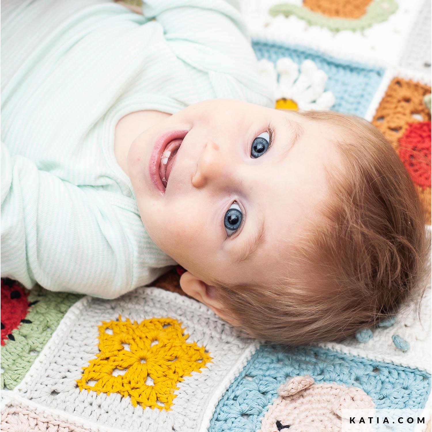 Kit CAL Mini Explorer | Manta de Granny Squares 3D - kit | Katia.com