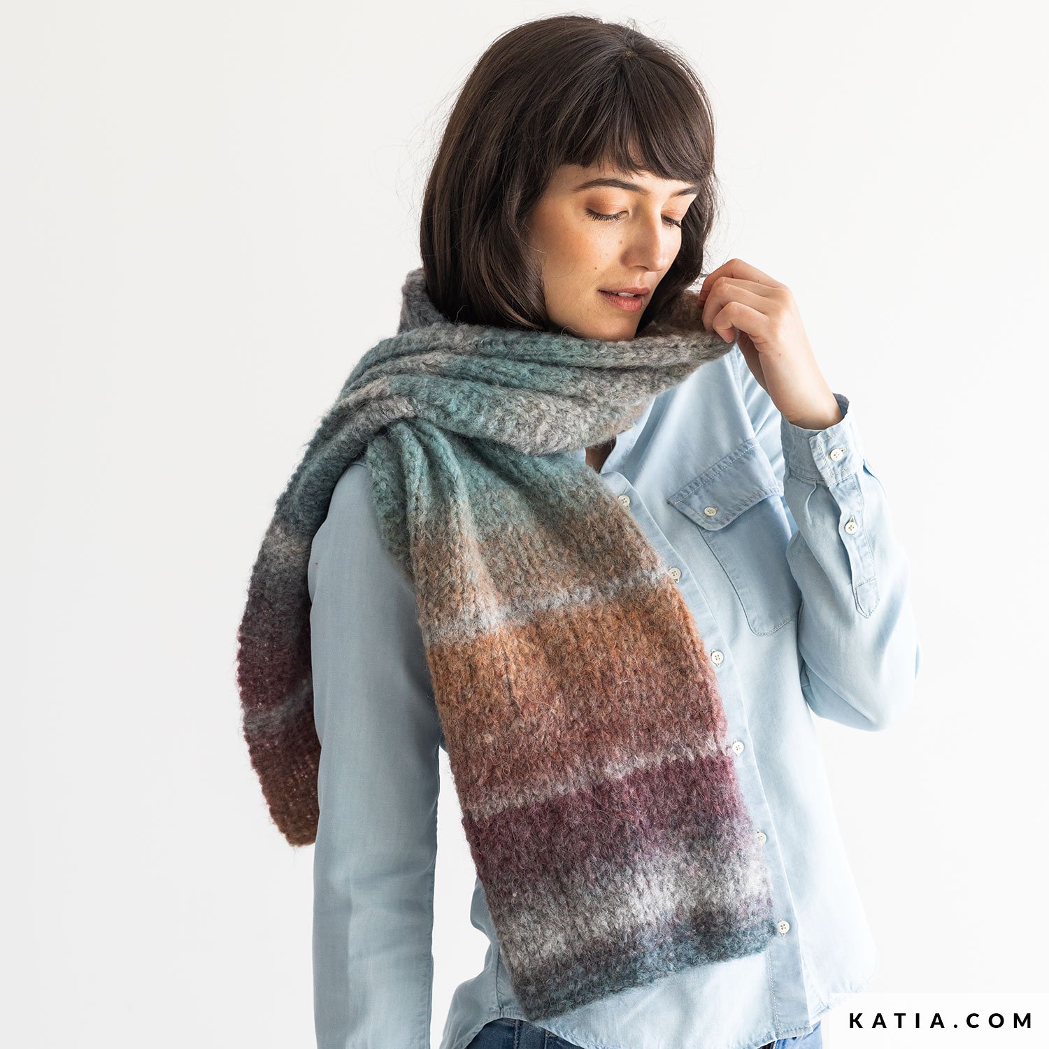 Scarf - Woman - Autumn / Winter - models & patterns | Katia.com Scarf - Woman - Autumn / Winter - models & patterns | Katia.com