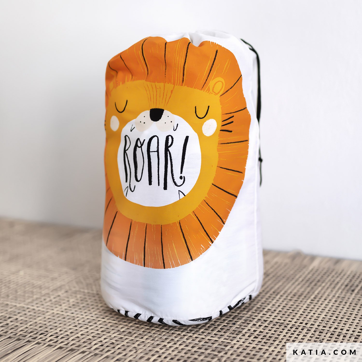 Sewing pattern Fabric animal figure skittle set | Katia.com