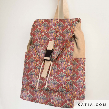 Sewing pattern for a crossbody bag with flap | Katia.com