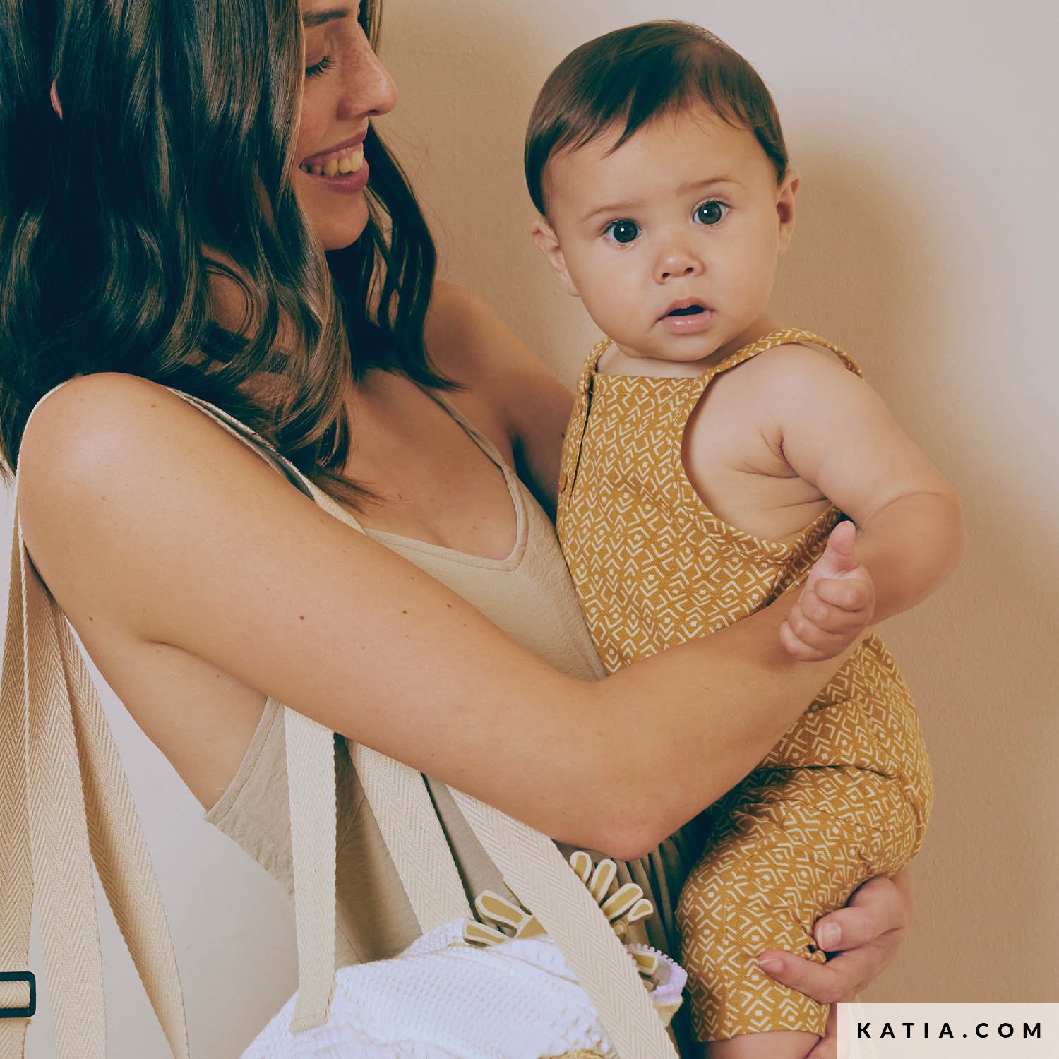 Patron de couture en PDF barboteuse d'été pour bébé | Katia.com