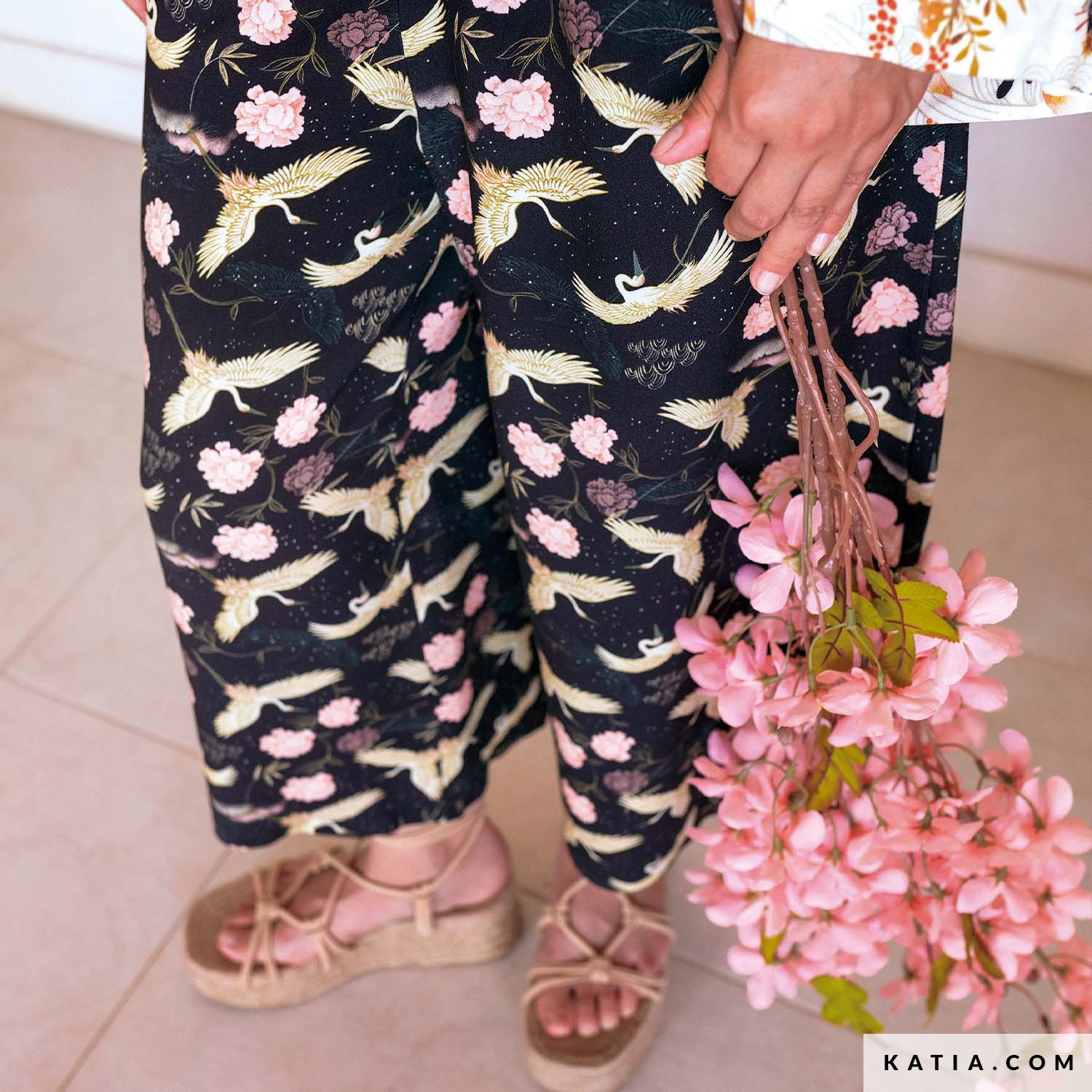 Patrón PDF pantalón mujer de pierna ancha y cintura elástica | Katia.com