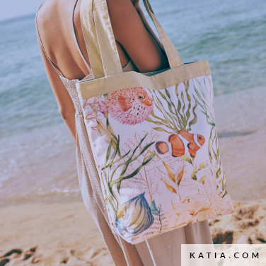 Waterproof cape + hat + bag | Katia.com