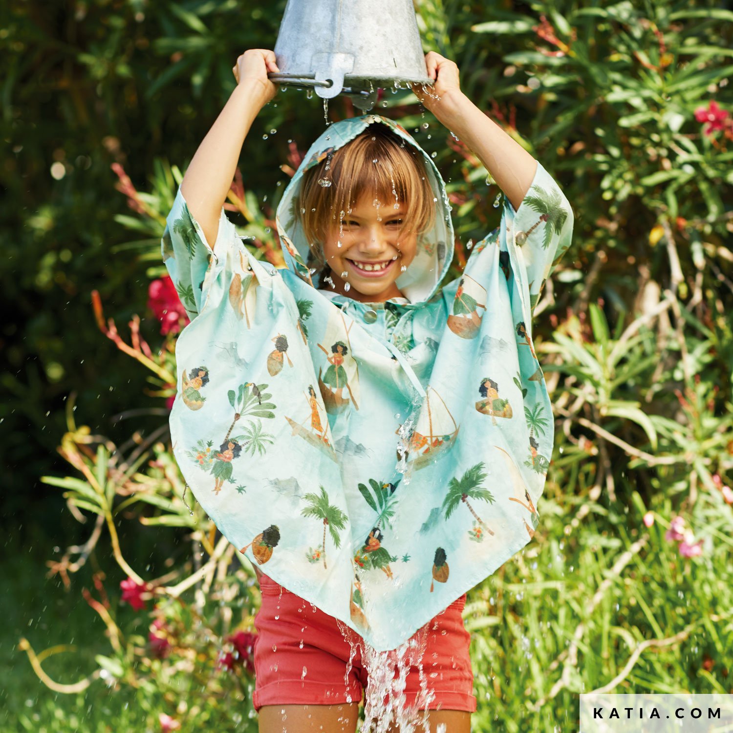 Waterproof Cape | Katia.com