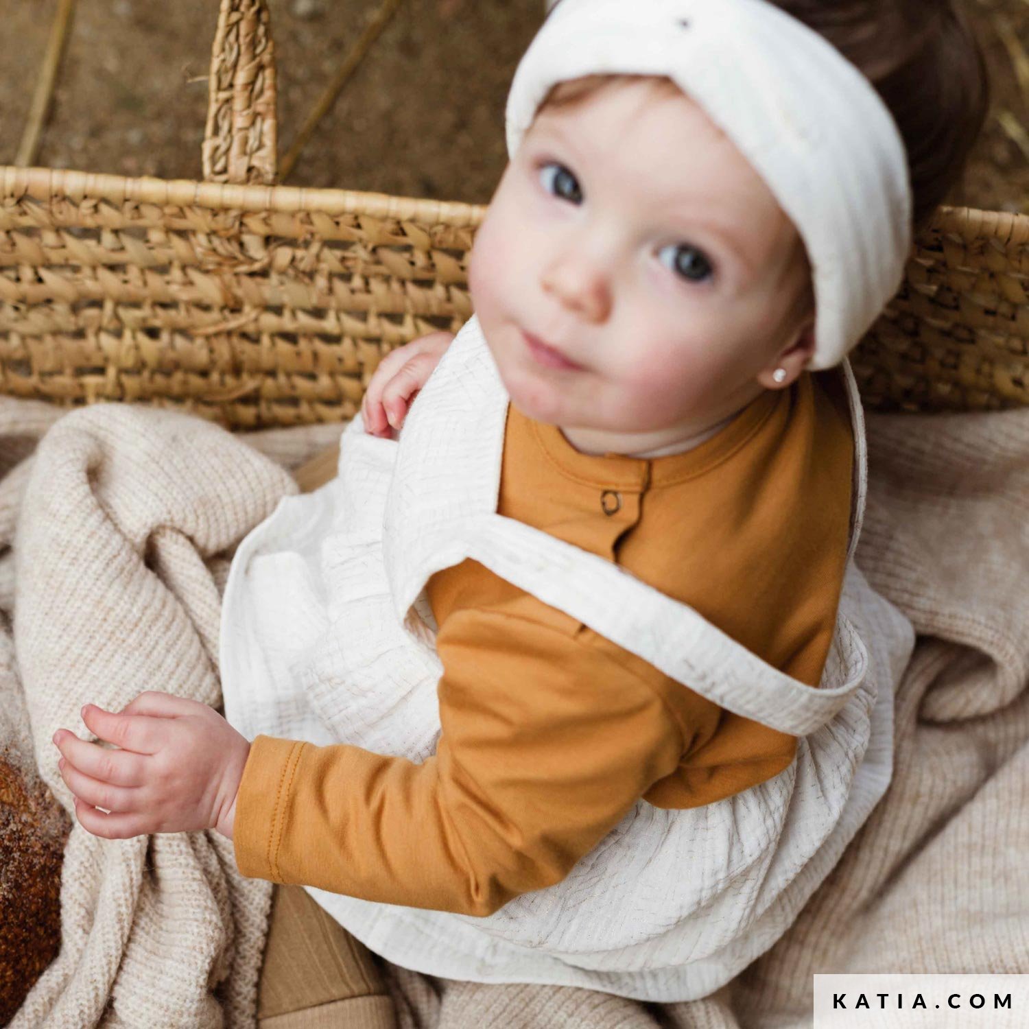 Baby pinafore | Katia.com
