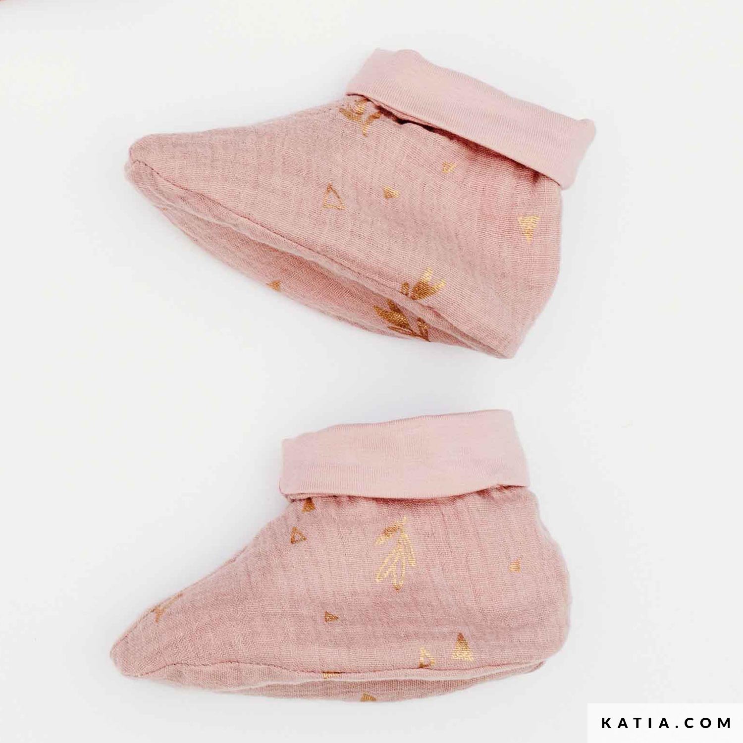 Fabric baby booties | Katia.com