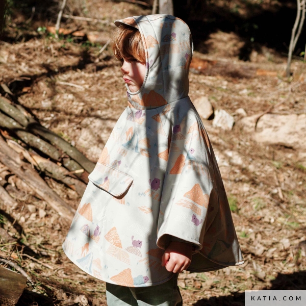 Waterproof cape in size Little | Katia.com