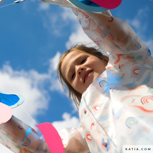 Kids' rain jacket with translucent fabric | Katia.com