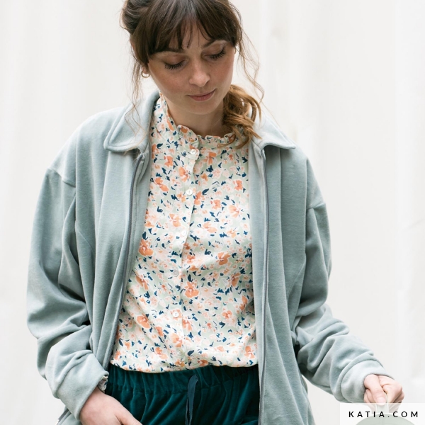 Chemisier boutonné et froncé au col | Katia.com
