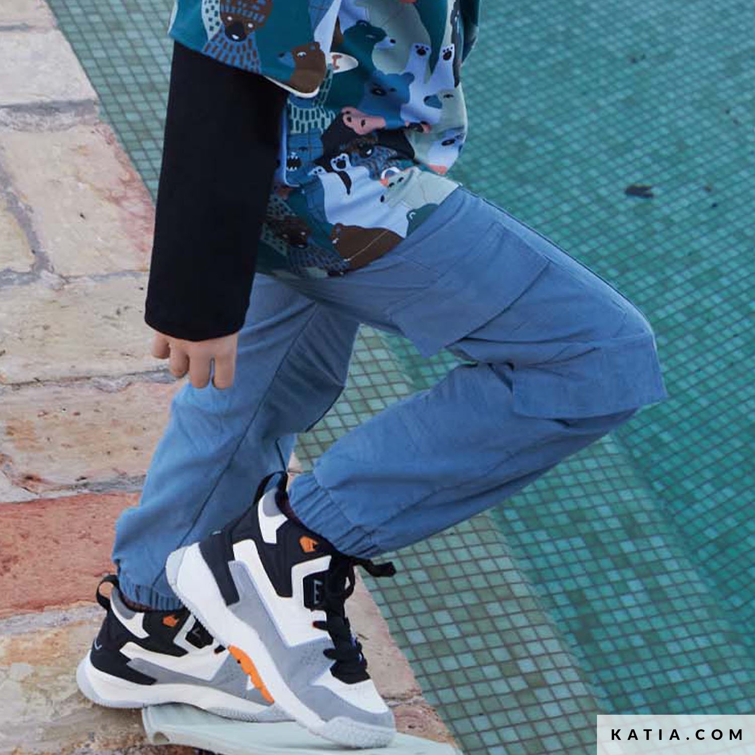 Pantaloni elasticizzati con tasche laterali | Katia.com