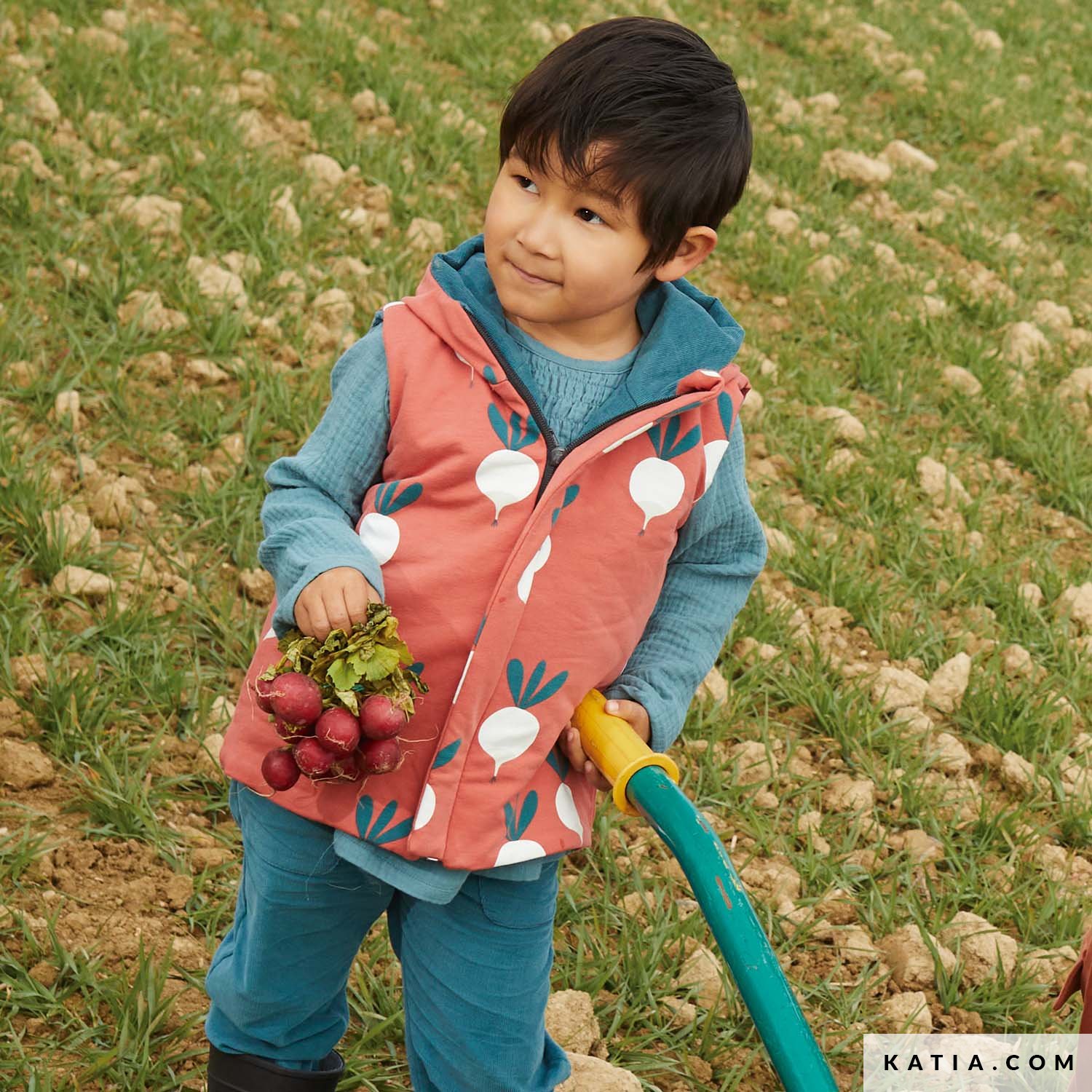 Sewing pattern for a waistcoat with hood | Katia.com