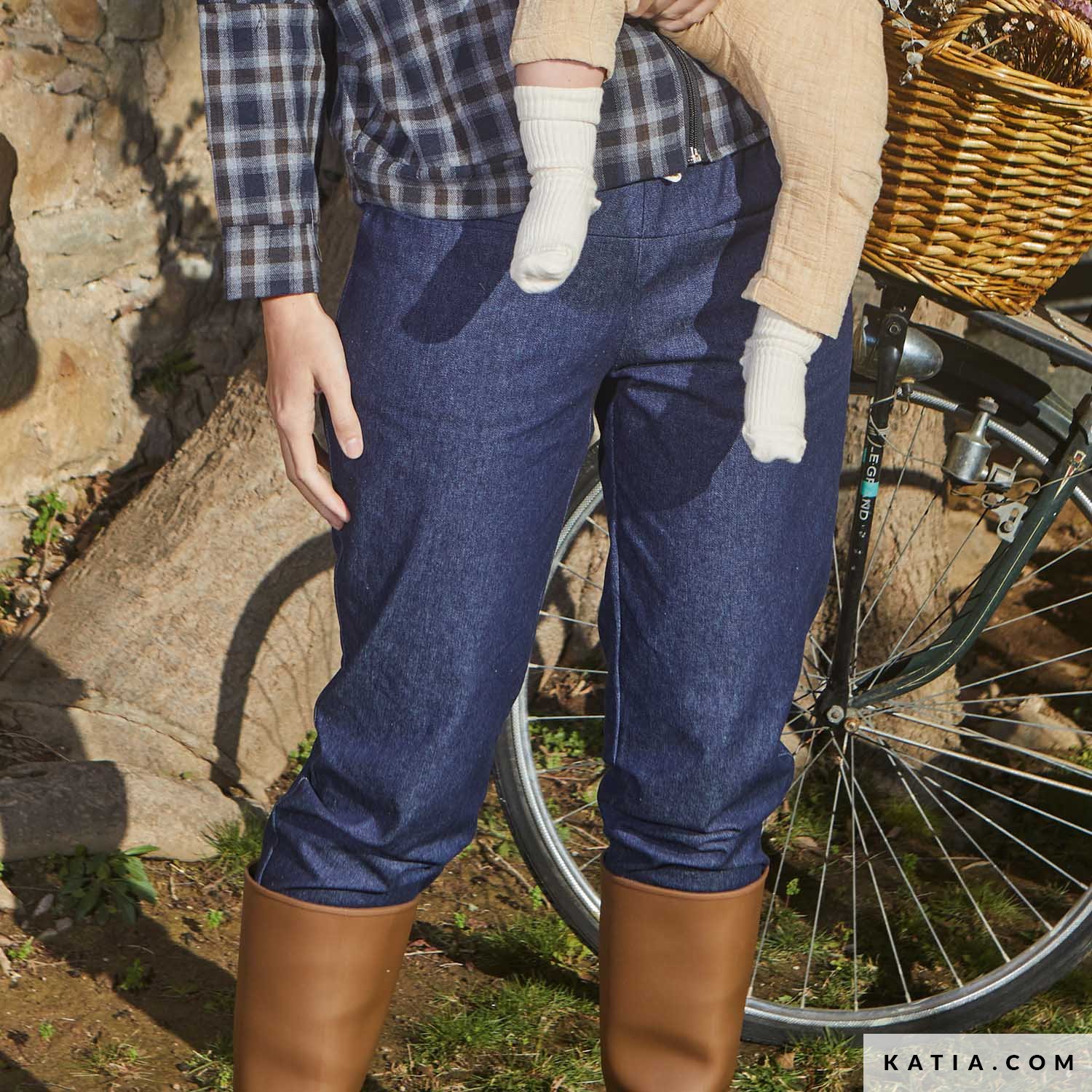 Women's trousers with an elasticated waistband | Katia.com