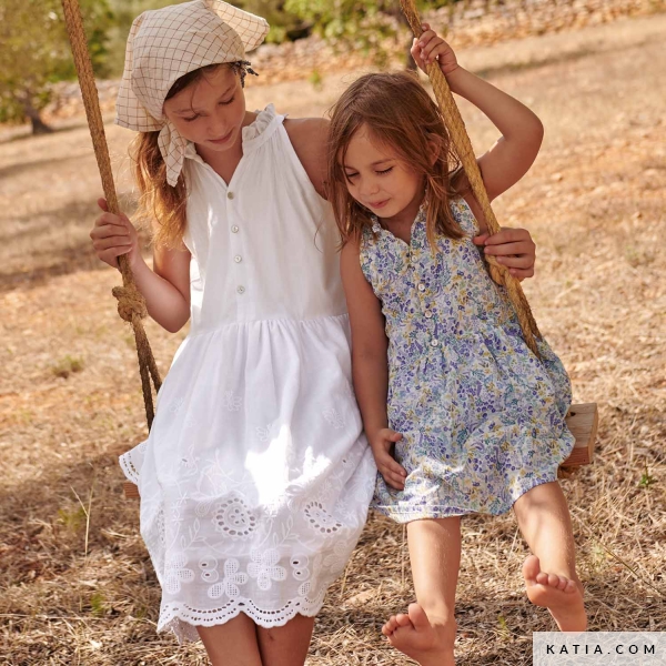 Dress, with gathers at neckline, sewing pattern | Katia.com