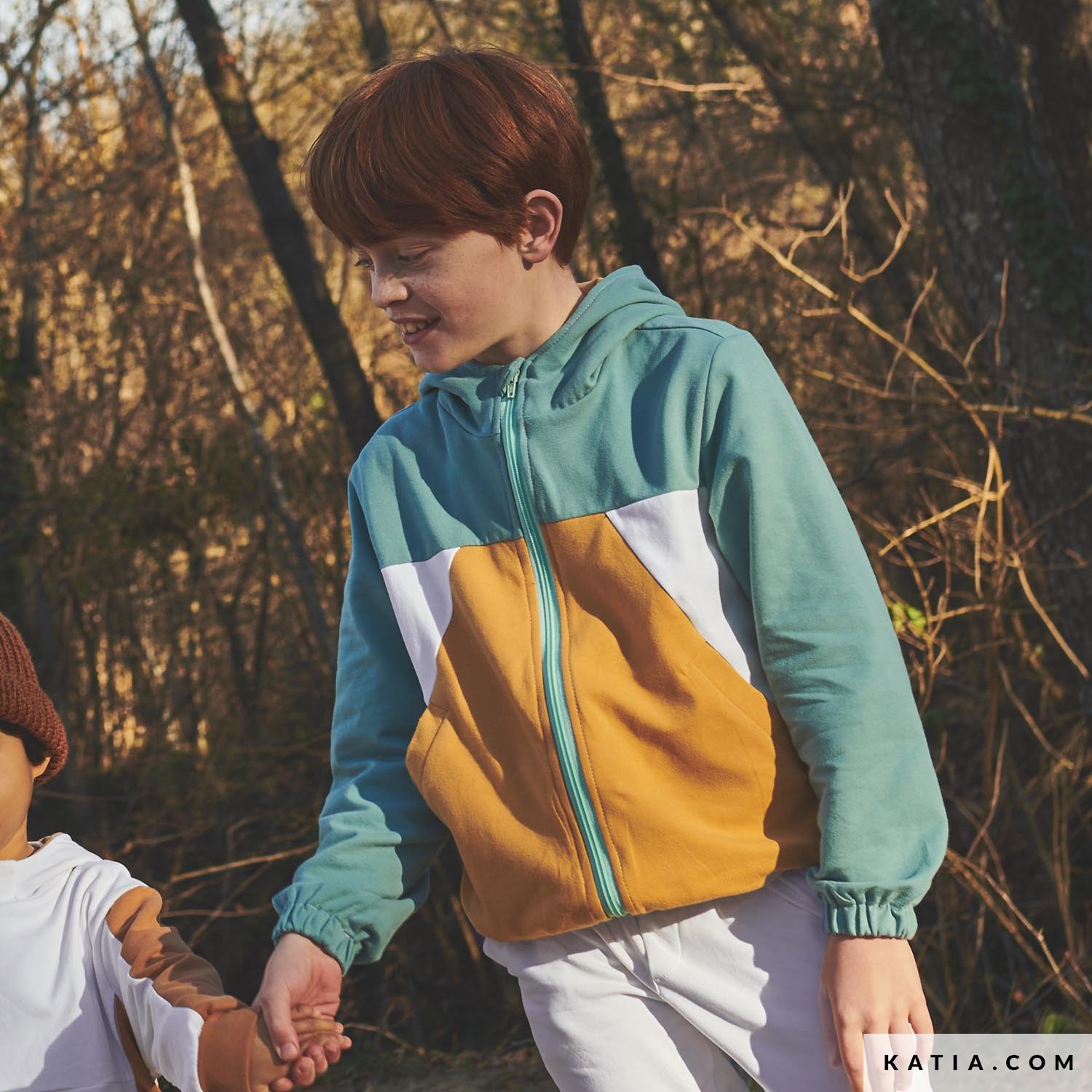 Hooded jacket sewing pattern with zipper | Katia.com