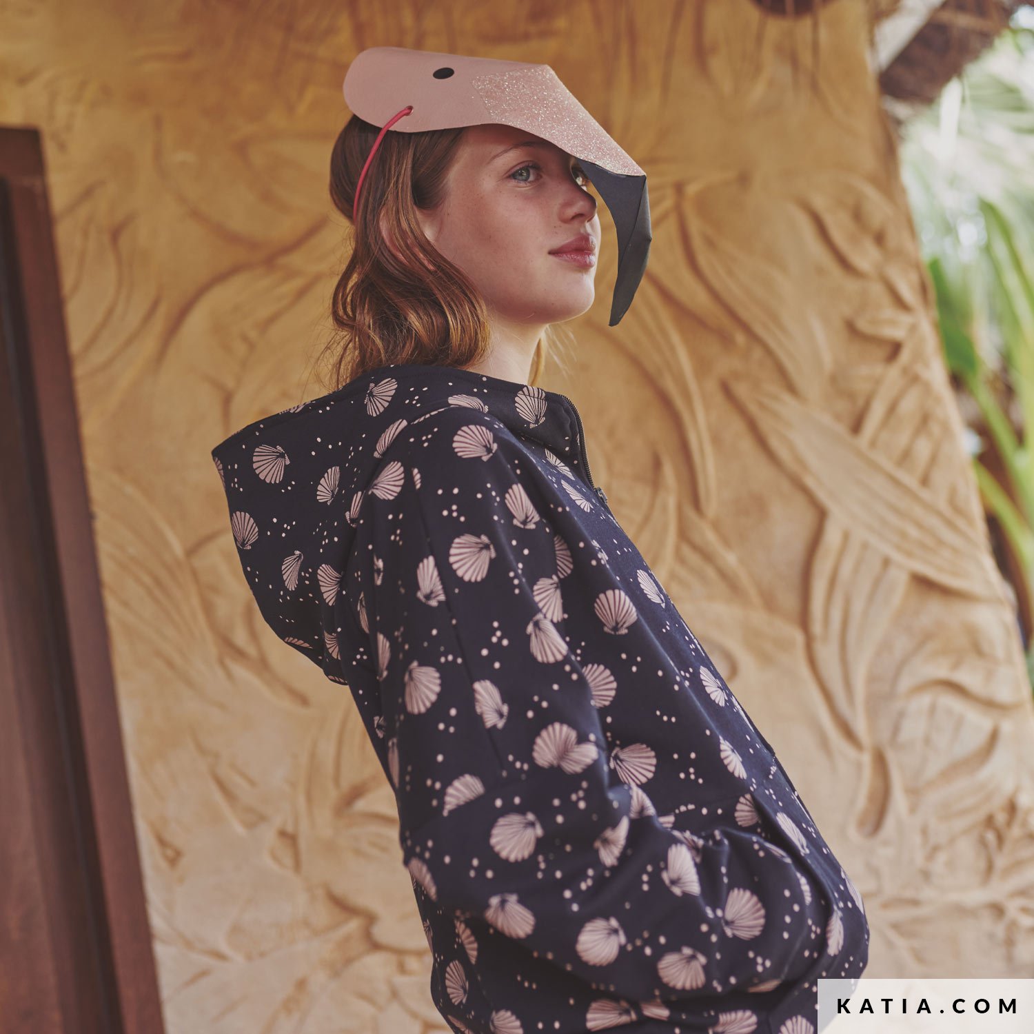 Hooded zip-up sweatshirt sewing pattern | Katia.com