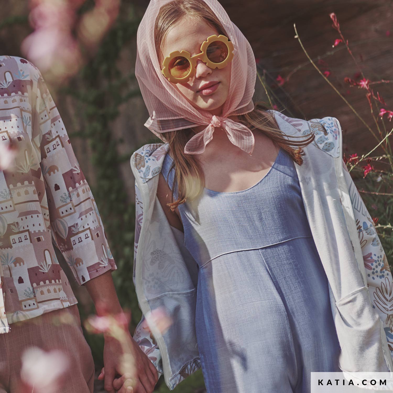 Patron de combinaison d'été à bretelles pour fille | Katia.com