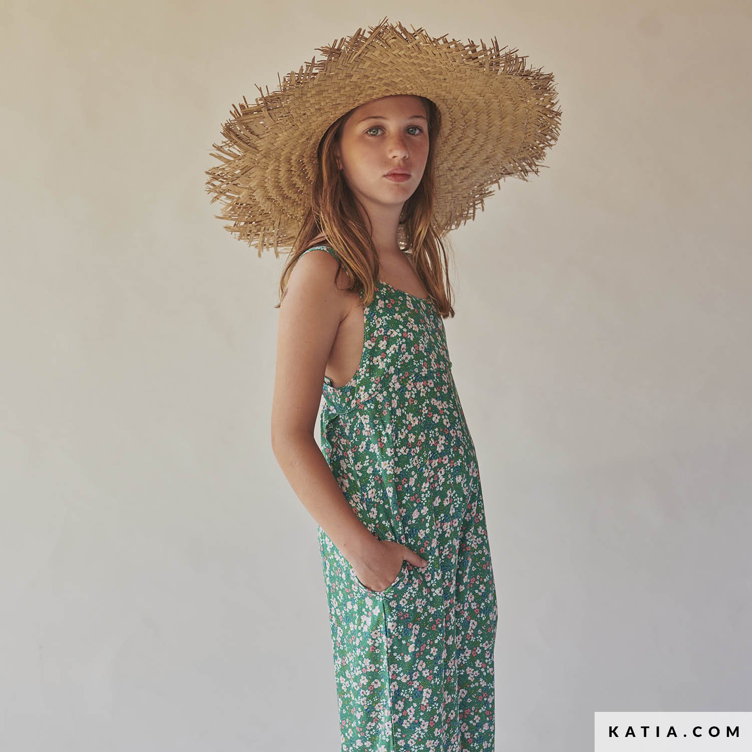 Patron de combinaison d'été à bretelles pour fille | Katia.com