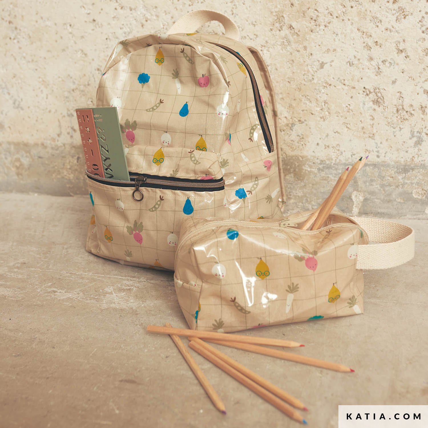 Sewing pattern for a basic children’s backpack | Katia.com