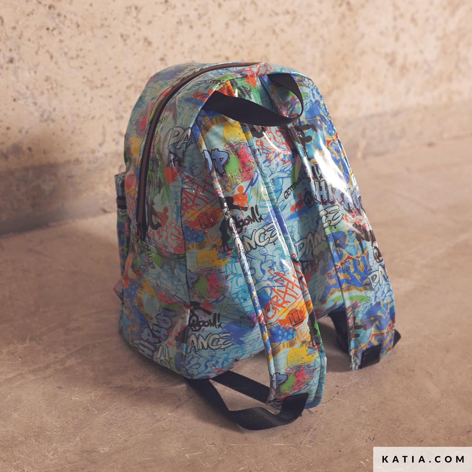 Sewing pattern for a basic children’s backpack | Katia.com