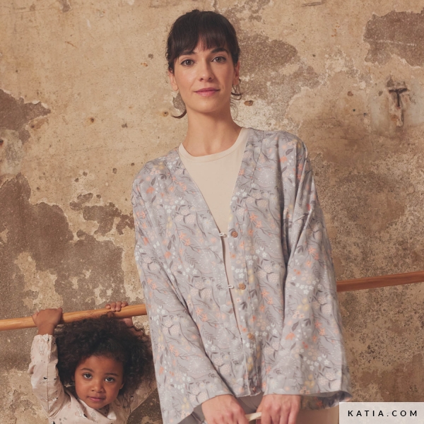 Sewing pattern for a women’s short kimono | Katia.com