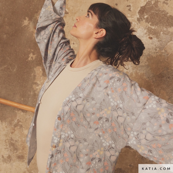 Sewing pattern for a women’s short kimono | Katia.com