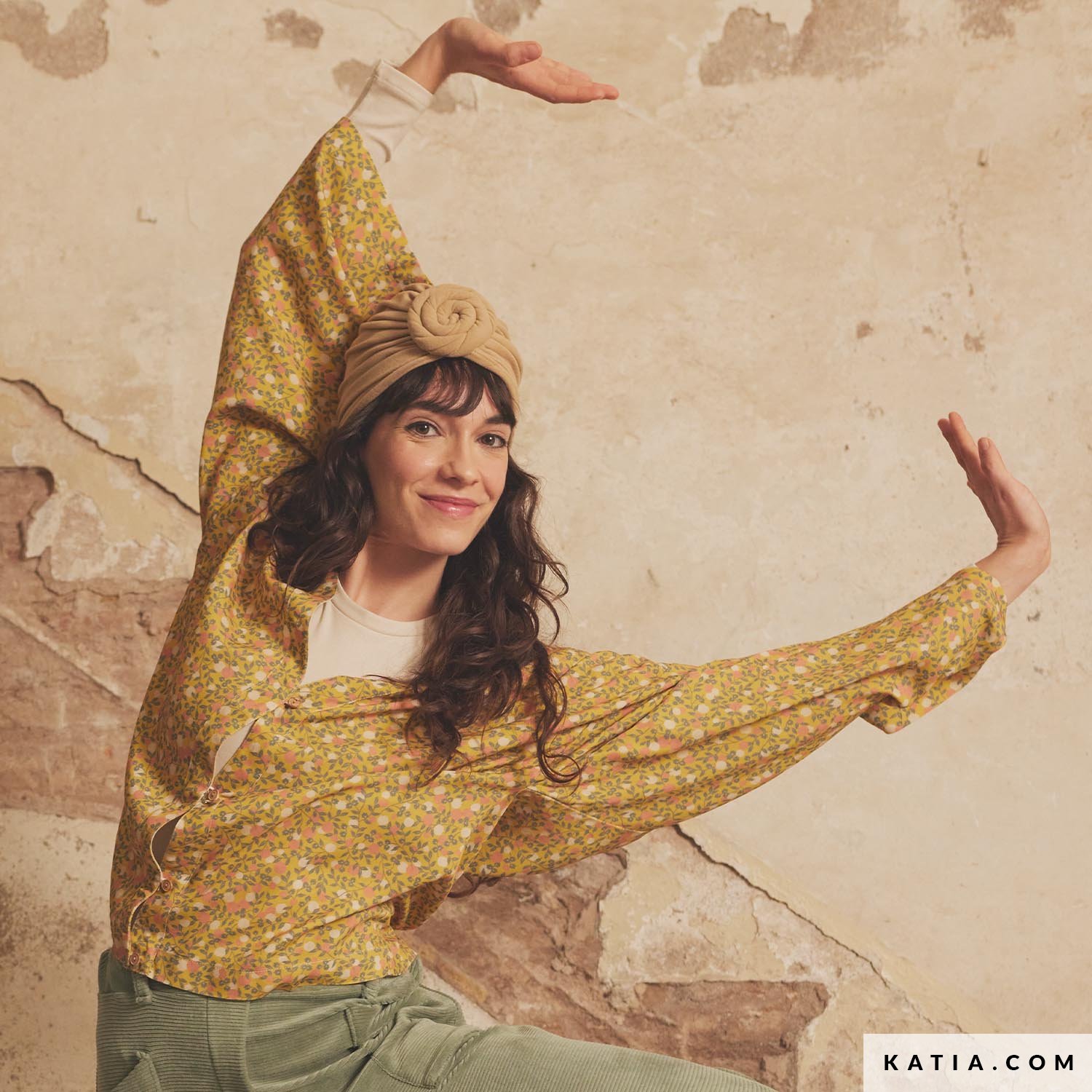 Sewing pattern for a women’s short kimono | Katia.com