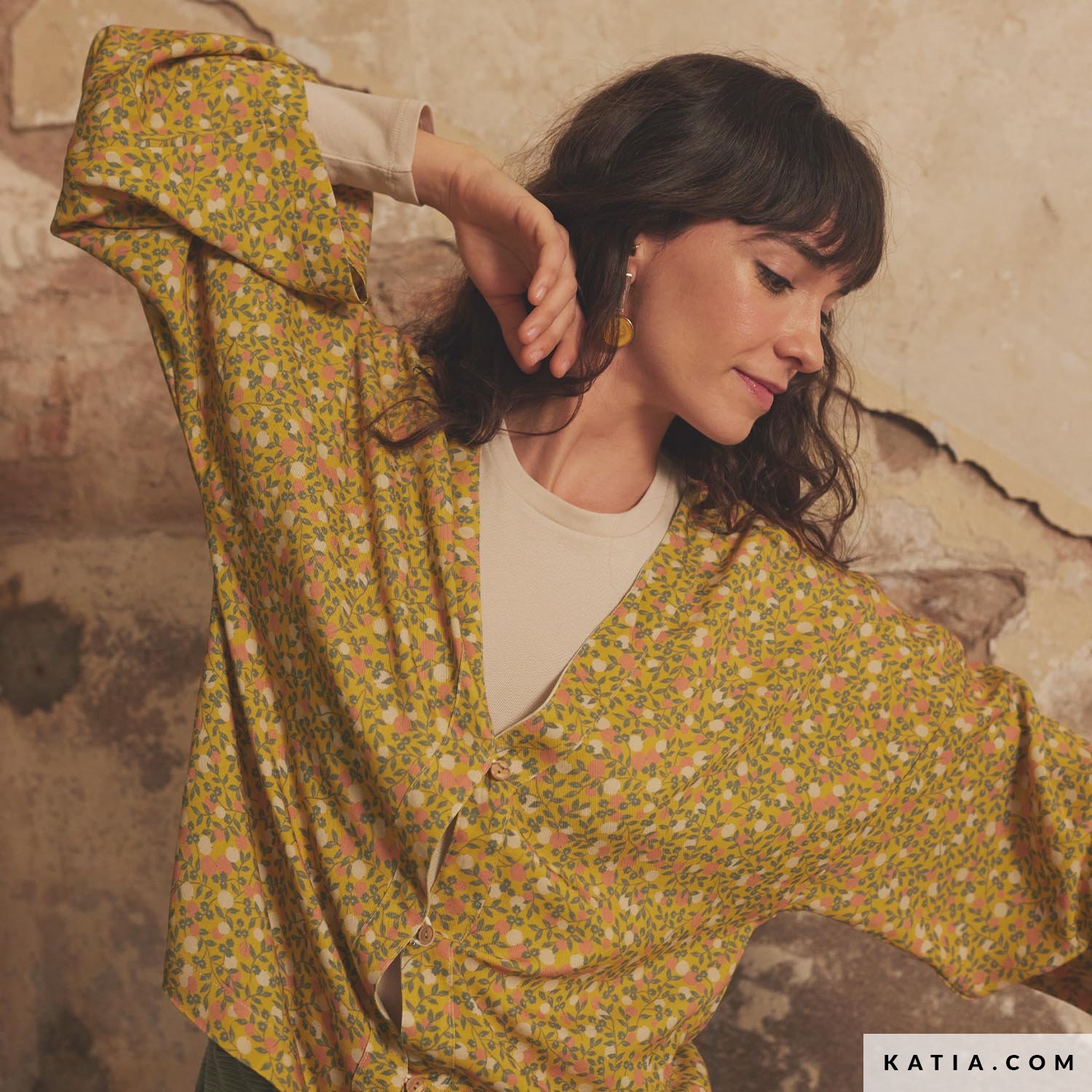 Sewing pattern for a women’s short kimono | Katia.com