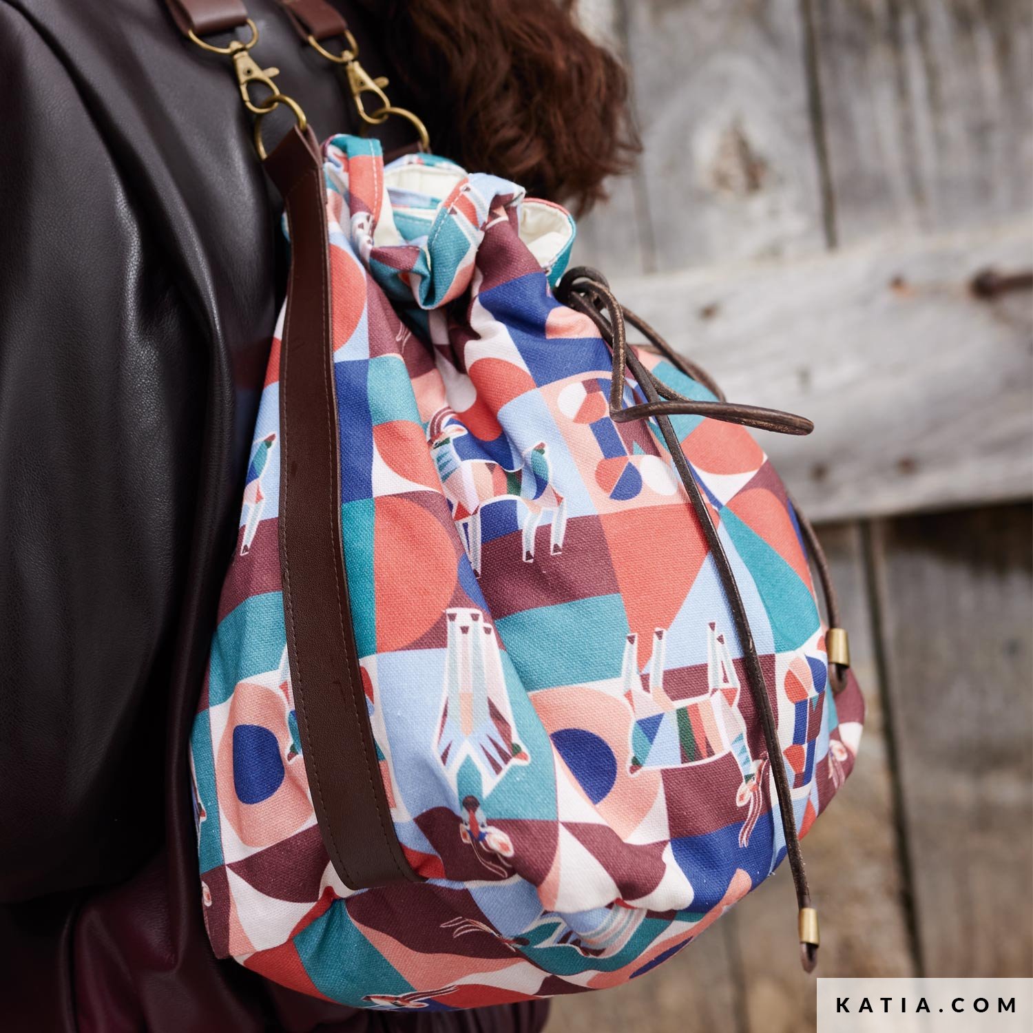PDF sewing pattern - Bucket bag with matching purse | Katia.com