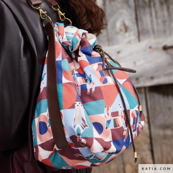 PDF sewing pattern - Bucket bag with matching purse | Katia.com