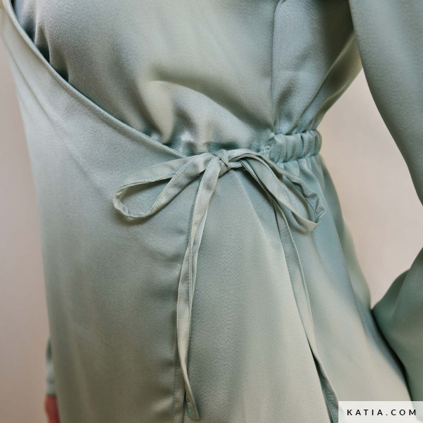 Patrón de costura blusa cruzada de mujer con cinturón | Katia.com