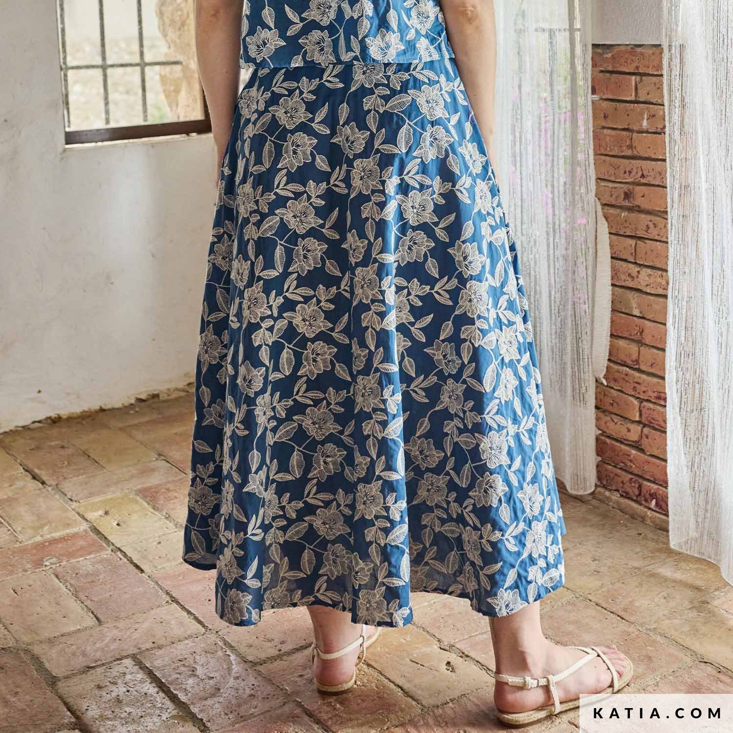 Women’s fit and flare skirt sewing pattern | Katia.com