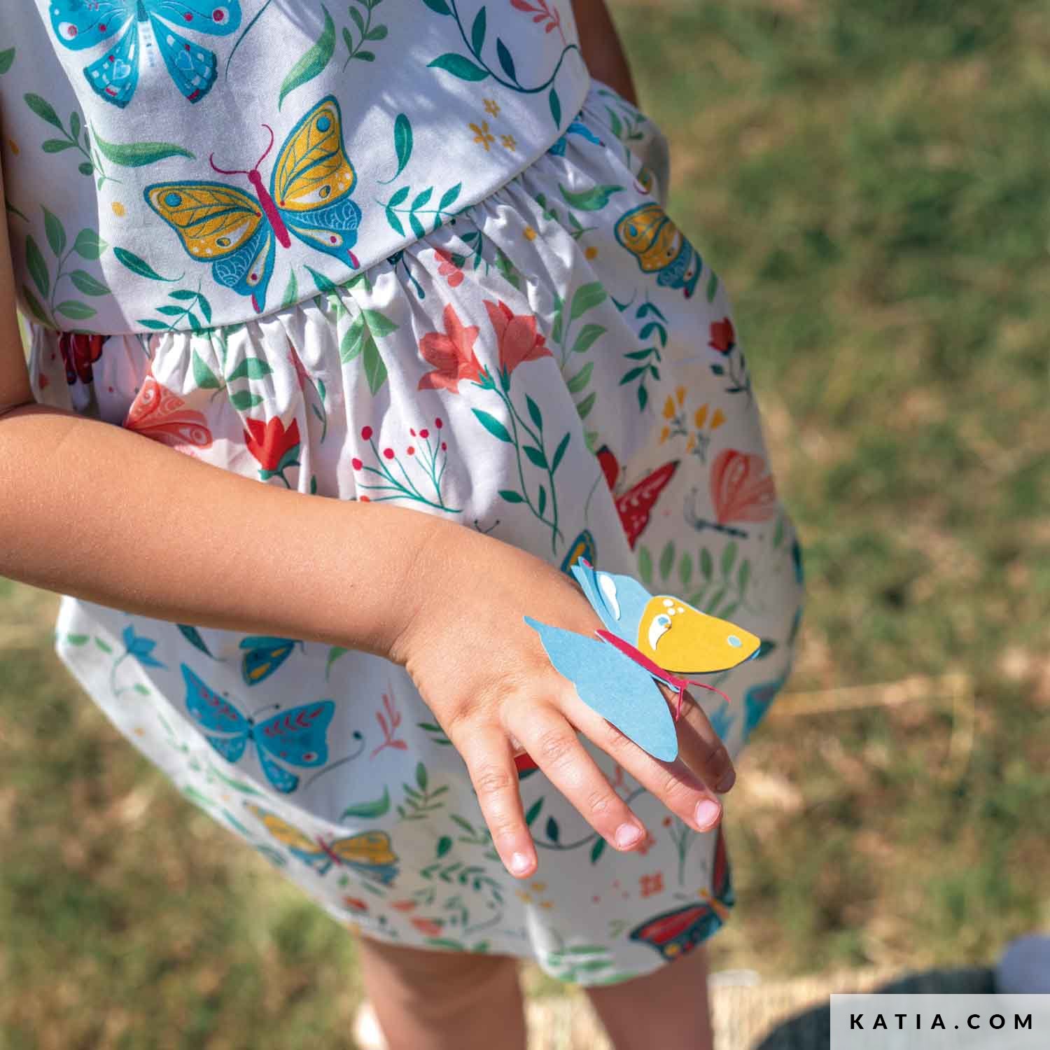 P139 - Butterfly path - Spring / Summer | Katia.com