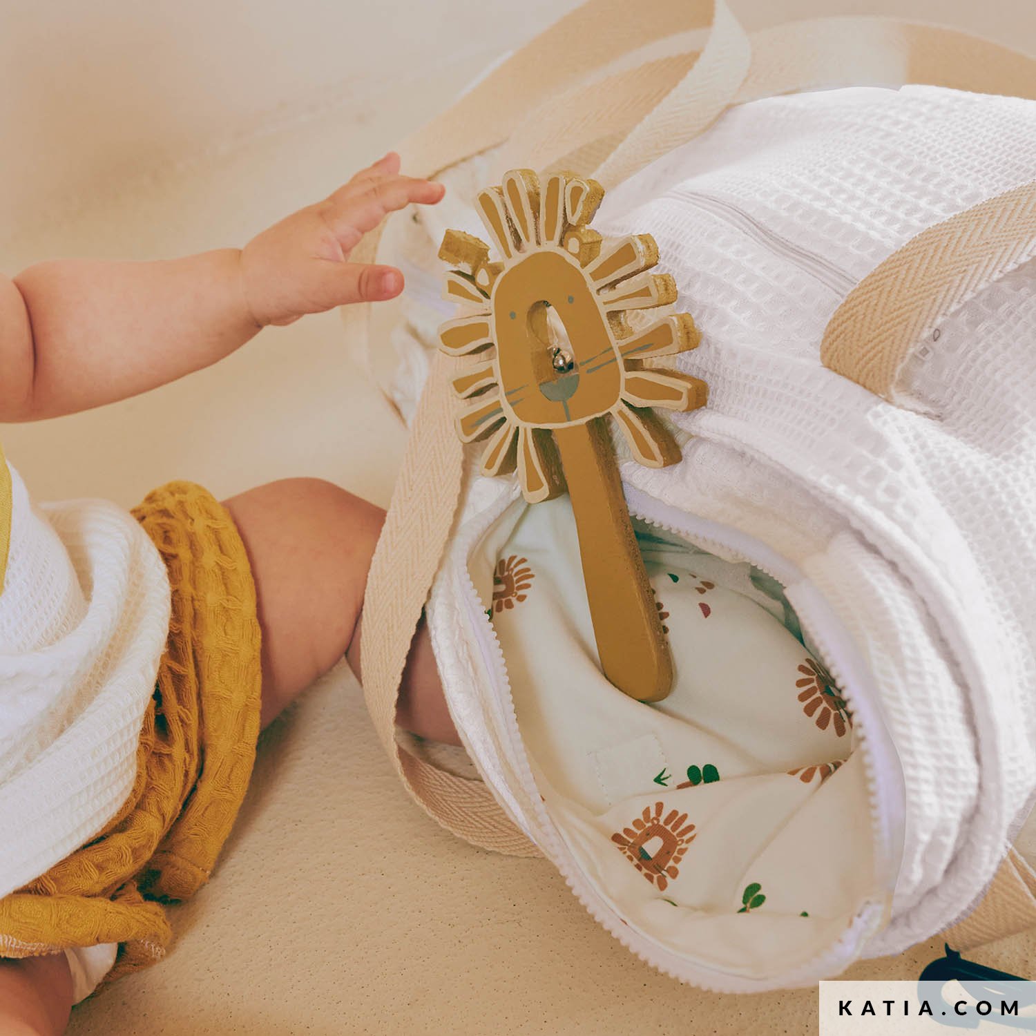 Africa Lions Jersey Knit Fabric - Spring / Summer | Katia.com