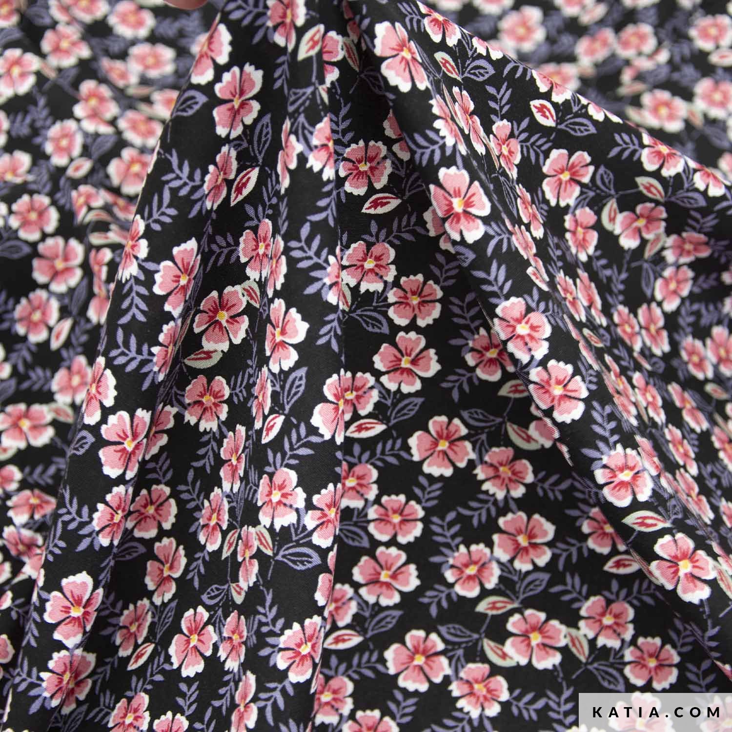 Summer Night Flowers Print viscose fabric - Spring / Summer | Katia.com