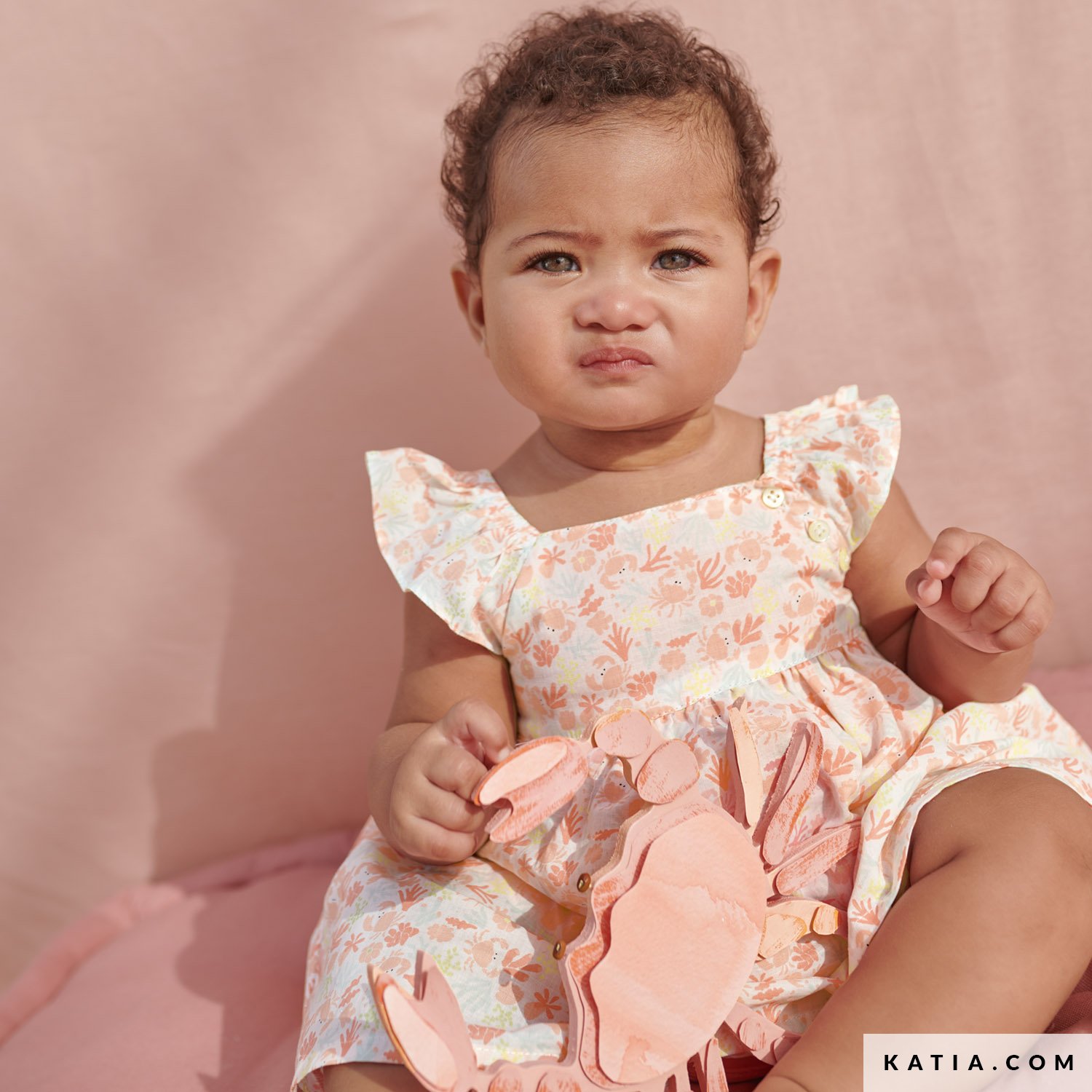 100 % cotton voile Flowers Print Crabs & Coral fabric - | Katia.com