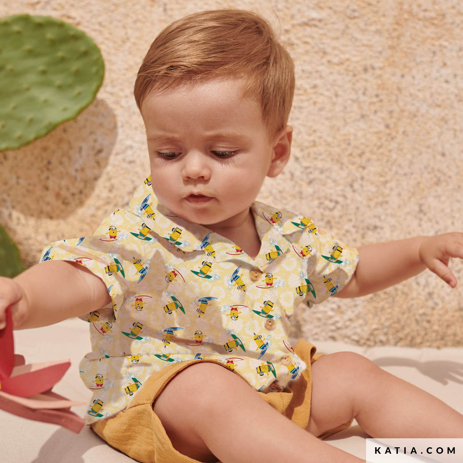 Poplin License Minions Aloha cotton fabric - Spring / Summer | Katia.com