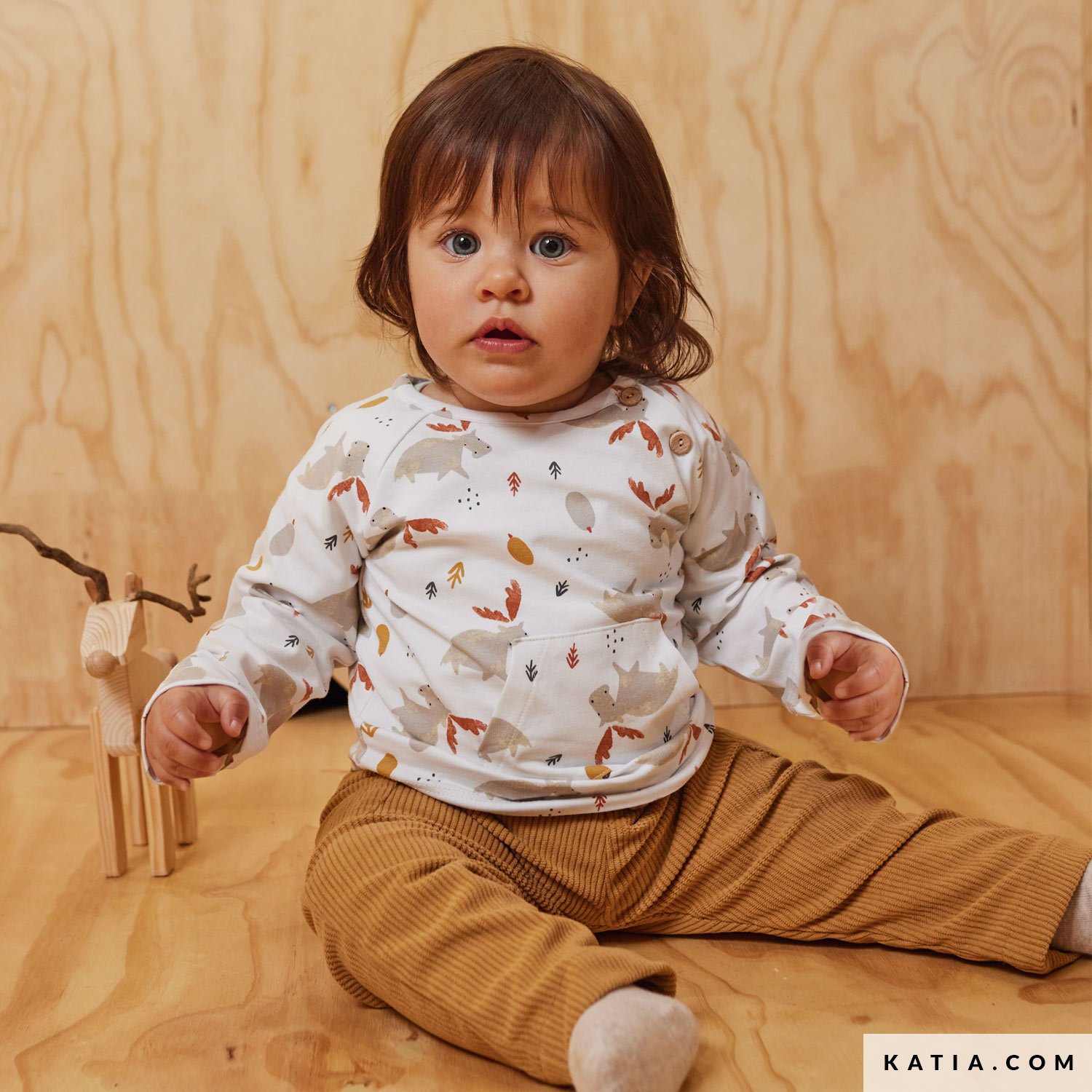 Help Magic Reindeer jersey knit fabric - Autumn / Winter | Katia.com