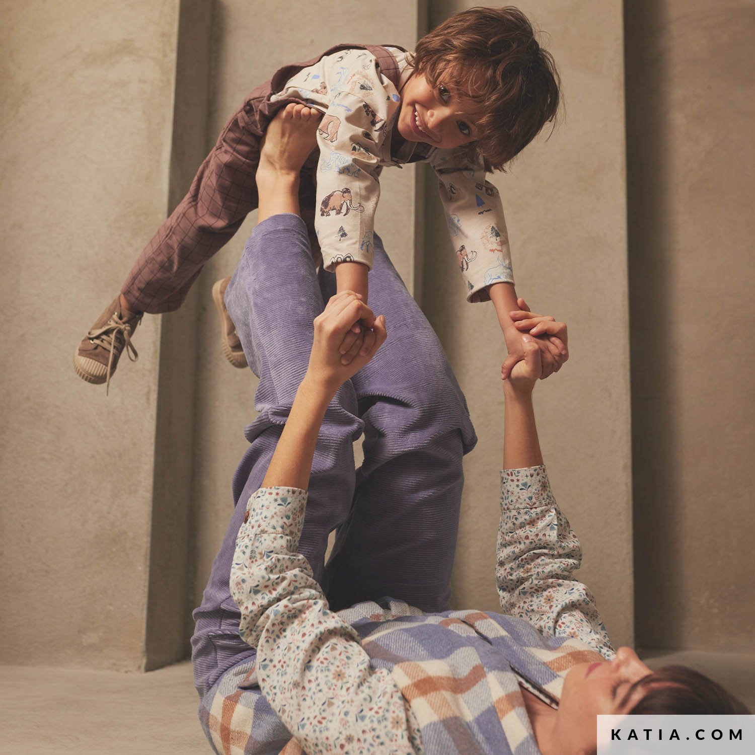 Prehistoric Move Jersey T-shirt knit fabric - Autumn / Winter | Katia.com