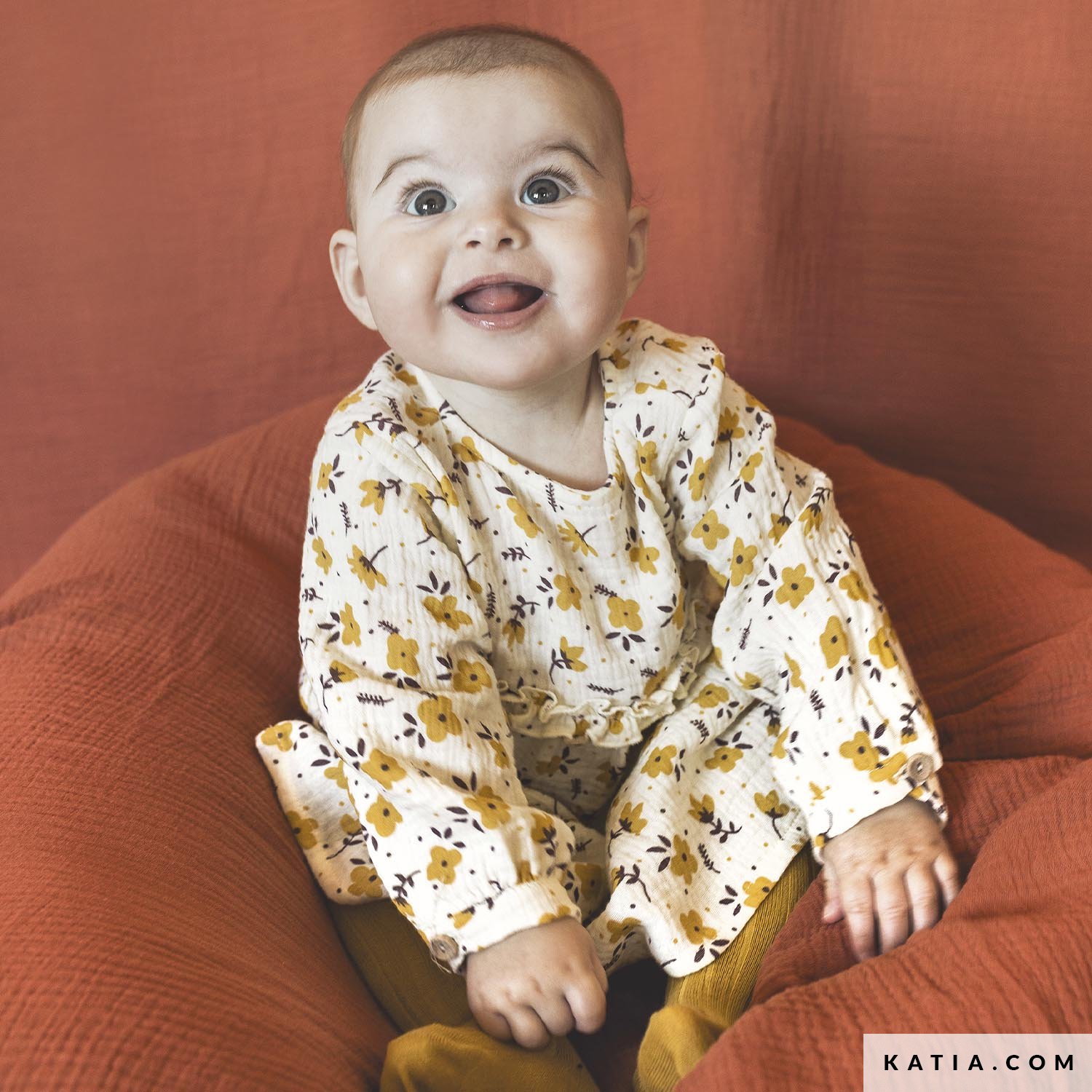 Reindeer Flowers cotton muslin fabric - | Katia.com